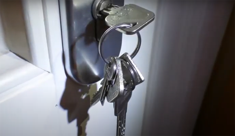 6 Ways to Lock a Bedroom Door From the Outside - HomeProfy