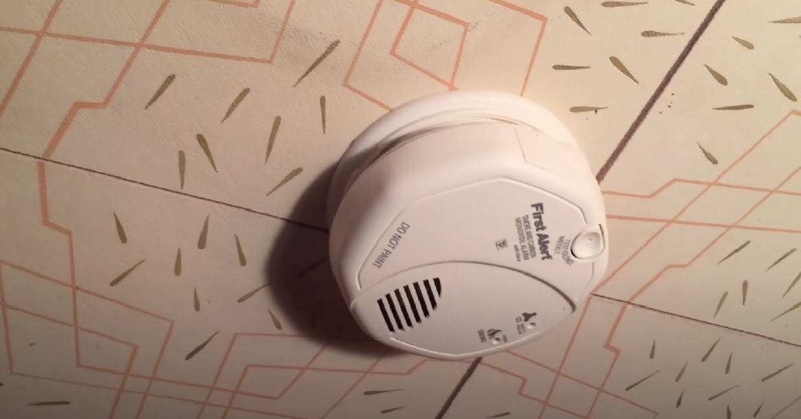 Smoke Detector Blinking Green: What to Do? - HomeProfy